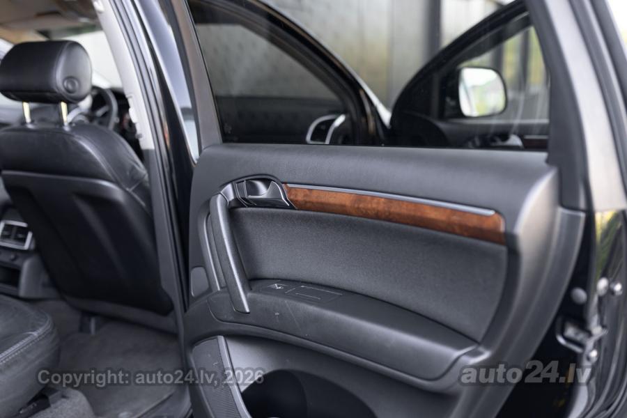 Black Audi Q7 2006 in Tallinn, with an engine capacity of 3.00 L and mileage of 322 thousand km for 4990 €, photo 18 on AUTOMOTO.COM.LV