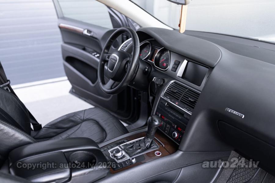 Black Audi Q7 2006 in Tallinn, with an engine capacity of 3.00 L and mileage of 322 thousand km for 4990 €, photo 19 on AUTOMOTO.COM.LV