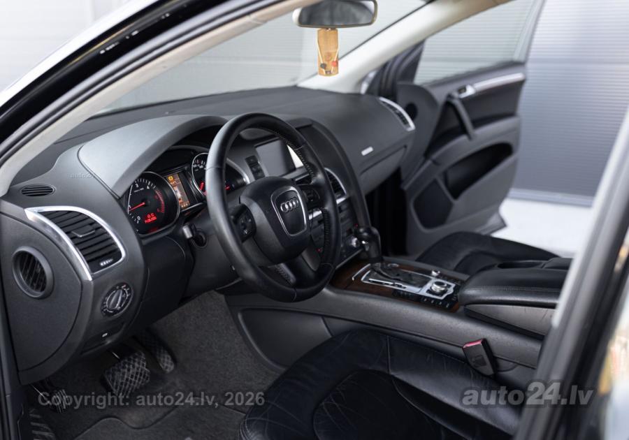 Black Audi Q7 2006 in Tallinn, with an engine capacity of 3.00 L and mileage of 322 thousand km for 4990 €, photo 22 on AUTOMOTO.COM.LV
