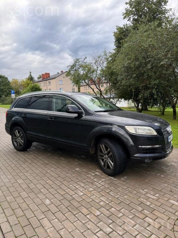 Black Audi Q7 2006 in Balvi, with an engine capacity of 3.00 L and mileage of 237 thousand km for 4150 €, photo 3 on AUTOMOTO.COM.LV