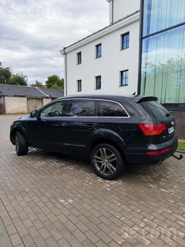 Black Audi Q7 2006 in Balvi, with an engine capacity of 3.00 L and mileage of 237 thousand km for 4150 €, photo 6 on AUTOMOTO.COM.LV