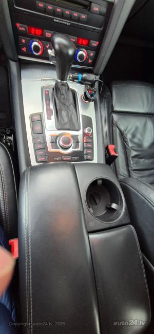 Black Audi Q7 2008 in Tallinn, with an engine capacity of 3.00 L and mileage of 302 thousand km for 7999 €, photo 12 on AUTOMOTO.COM.LV