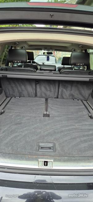 Black Audi Q7 2008 in Tallinn, with an engine capacity of 3.00 L and mileage of 302 thousand km for 7999 €, photo 19 on AUTOMOTO.COM.LV