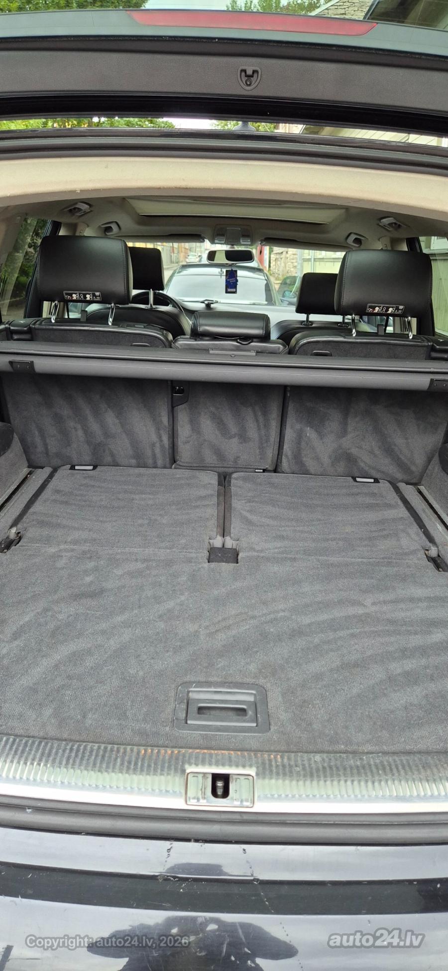 Black Audi Q7 2008 in Tallinn, with an engine capacity of 3.00 L and mileage of 302 thousand km for 7999 €, photo 19 on AUTOMOTO.COM.LV