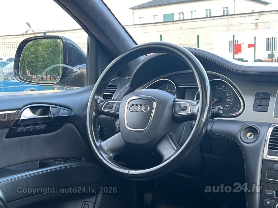 Black Audi Q7 2009 in Narva, with an engine capacity of 3.00 L and mileage of 410 thousand km for 5499 €, photo 31 on AUTOMOTO.COM.LV