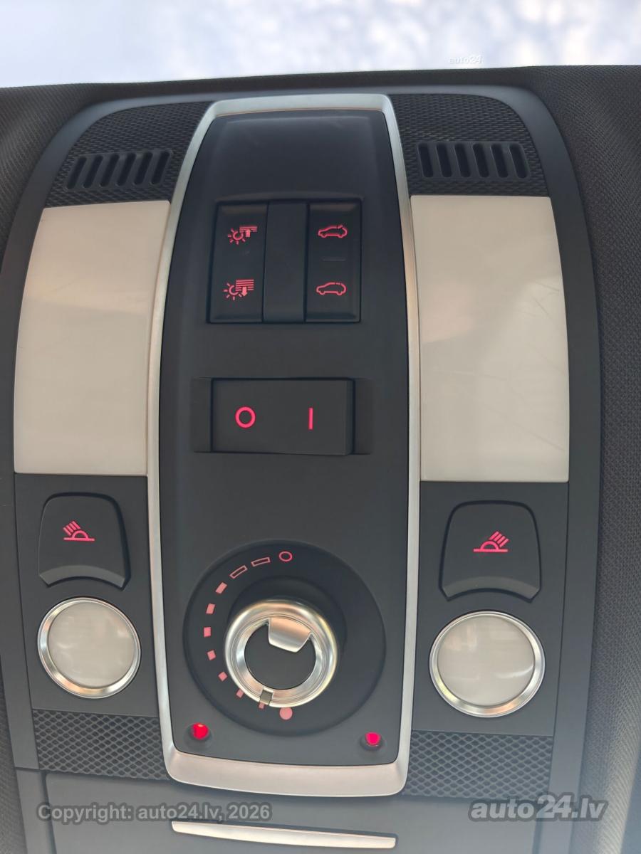 Black Audi Q7 2012 in Tallinn, with an engine capacity of 3.00 L and mileage of 235 thousand km for 15900 €, photo 24 on AUTOMOTO.COM.LV