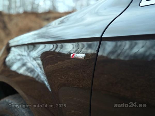 Black Audi Q7 2013 in Parnu, with an engine capacity of 3.00 L and mileage of 286 thousand km for 10900 €, photo 11 on AUTOMOTO.COM.LV