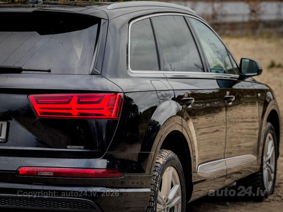 Black Audi Q7 2015 in Parnu, with an engine capacity of 3.00 L and mileage of 184 thousand km for 21900 €, photo 4 on AUTOMOTO.COM.LV