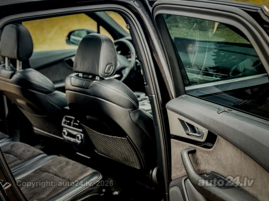 Black Audi Q7 2015 in Parnu, with an engine capacity of 3.00 L and mileage of 184 thousand km for 21900 €, photo 12 on AUTOMOTO.COM.LV