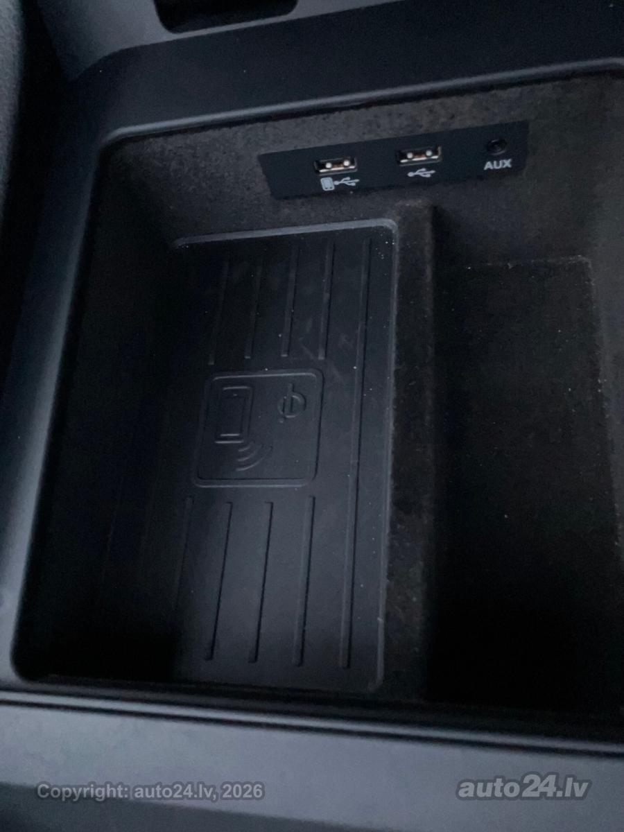 Black Audi Q7 2015 in Parnu, with an engine capacity of 3.00 L and mileage of 184 thousand km for 21900 €, photo 21 on AUTOMOTO.COM.LV