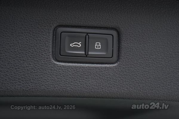 Melns Audi Q7 2020 Tallina, ar dzinēja tilpumu 3.00 L un nobraukumu 111 tūkst. km par 51990 €, foto 11 vietnē AUTOMOTO.COM.LV