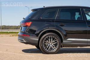 Melns Audi Q7 2021 Rīga, ar dzinēja tilpumu 3.00 L un nobraukumu 60 tūkst. km par 46000 €, foto 4 vietnē AUTOMOTO.COM.LV