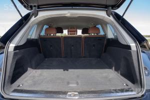 Melns Audi Q7 2021 Rīga, ar dzinēja tilpumu 3.00 L un nobraukumu 60 tūkst. km par 46000 €, foto 17 vietnē AUTOMOTO.COM.LV