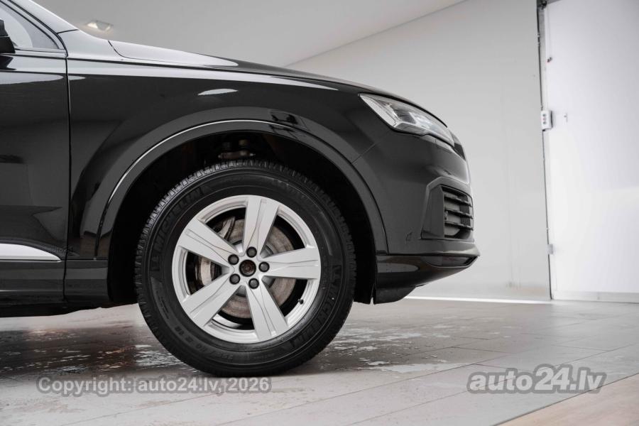 Black Audi Q7 2022 in Tallinn, with an engine capacity of 3.00 L and mileage of 198 thousand km for 36580 €, photo 15 on AUTOMOTO.COM.LV