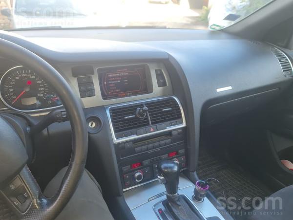 Zils Audi Q7 2006 Liepāja, ar dzinēja tilpumu 3.00 L un nobraukumu 358 tūkst. km par 5300 €, foto 9 vietnē AUTOMOTO.COM.LV
