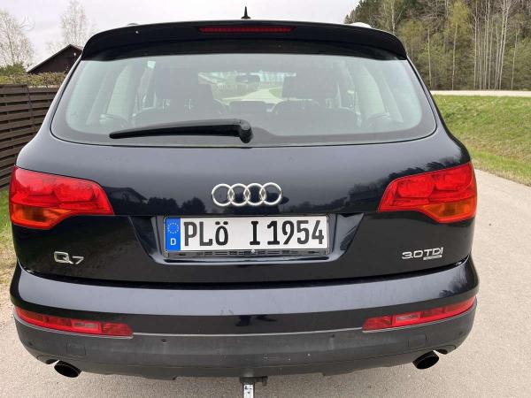 Blue Audi Q7 2006 in Plunge, with an engine capacity of 2.97 L and mileage of 230 thousand km for 4800 €, photo 5 on AUTOMOTO.COM.LV