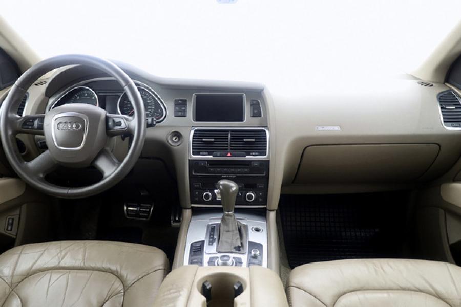 Zils Audi Q7 2006 Tallina, ar dzinēja tilpumu 3.00 L un nobraukumu 321 tūkst. km par 2999 €, foto 6 vietnē AUTOMOTO.COM.LV