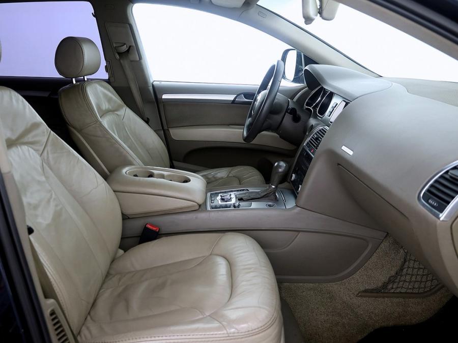 Zils Audi Q7 2006 Tallina, ar dzinēja tilpumu 3.00 L un nobraukumu 321 tūkst. km par 2999 €, foto 16 vietnē AUTOMOTO.COM.LV