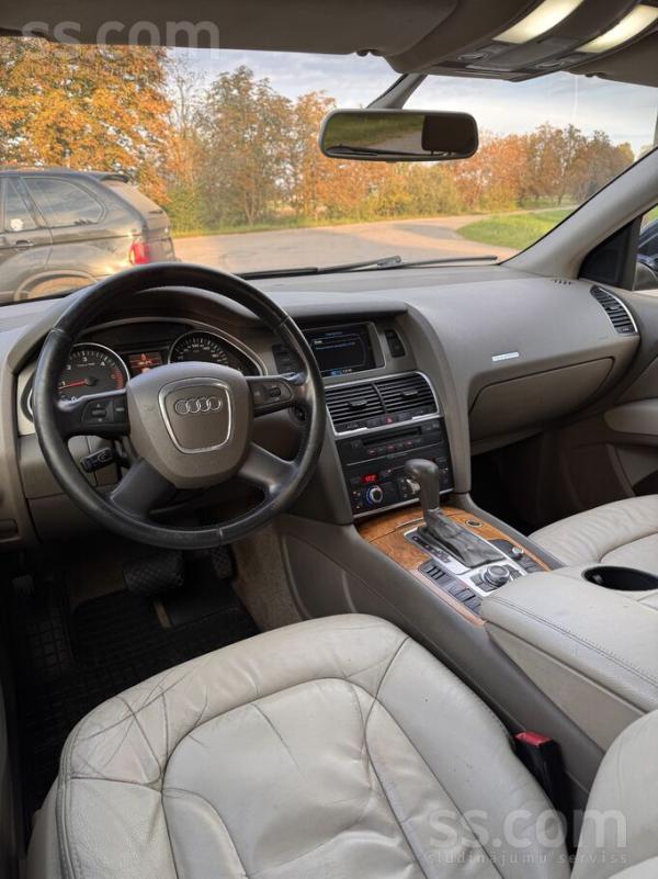 Zils Audi Q7 2006 Rīga, ar dzinēja tilpumu 3.00 L un nobraukumu 429 tūkst. km par 3990 €, foto 8 vietnē AUTOMOTO.COM.LV
