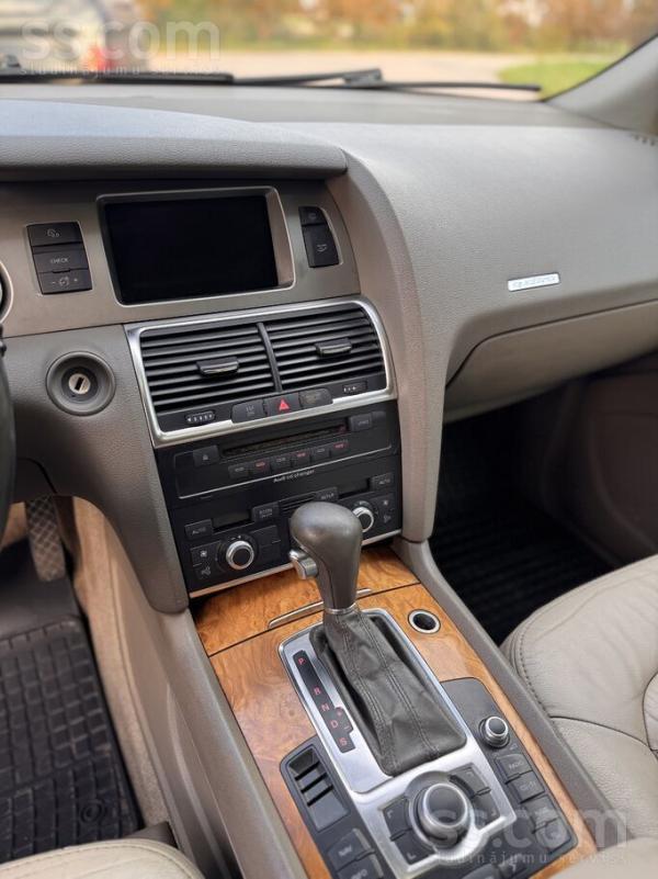 Zils Audi Q7 2006 Rīga, ar dzinēja tilpumu 3.00 L un nobraukumu 429 tūkst. km par 3990 €, foto 9 vietnē AUTOMOTO.COM.LV