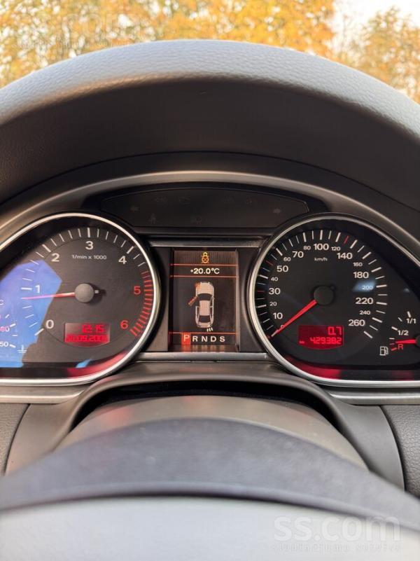 Zils Audi Q7 2006 Rīga, ar dzinēja tilpumu 3.00 L un nobraukumu 429 tūkst. km par 3990 €, foto 10 vietnē AUTOMOTO.COM.LV