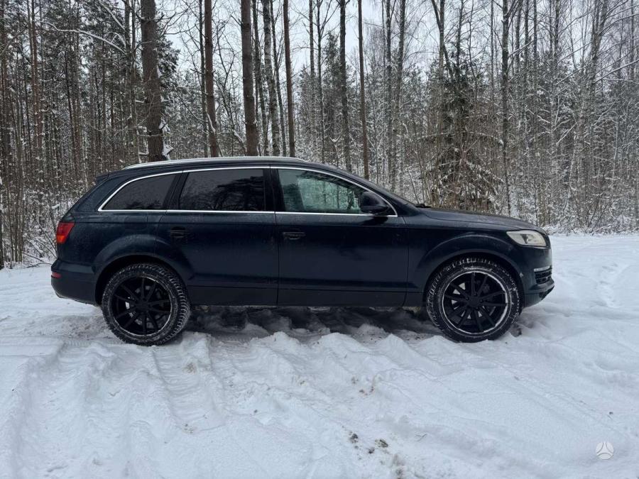 Blue Audi Q7 2007 in Moletai, with an engine capacity of 4.13 L and mileage of 325 thousand km for 4650 €, photo 6 on AUTOMOTO.COM.LV