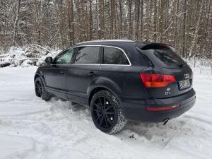Blue Audi Q7 2007 in Moletai, with an engine capacity of 4.13 L and mileage of 325 thousand km for 4650 €, photo 9 on AUTOMOTO.COM.LV