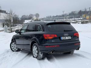 Zils Audi Q7 2007 Viļņa, ar dzinēja tilpumu 4.13 L un nobraukumu 338 tūkst. km par 4950 €, foto 2 vietnē AUTOMOTO.COM.LV