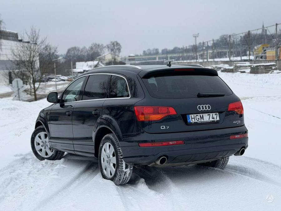 Zils Audi Q7 2007 Viļņa, ar dzinēja tilpumu 4.13 L un nobraukumu 338 tūkst. km par 4950 €, foto 2 vietnē AUTOMOTO.COM.LV