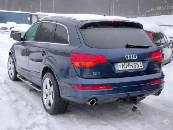 Blue Audi Q7 2007 in Vilnius, with an engine capacity of 4.13 L and mileage of 413 thousand km for 6700 €, photo 4 on AUTOMOTO.COM.LV