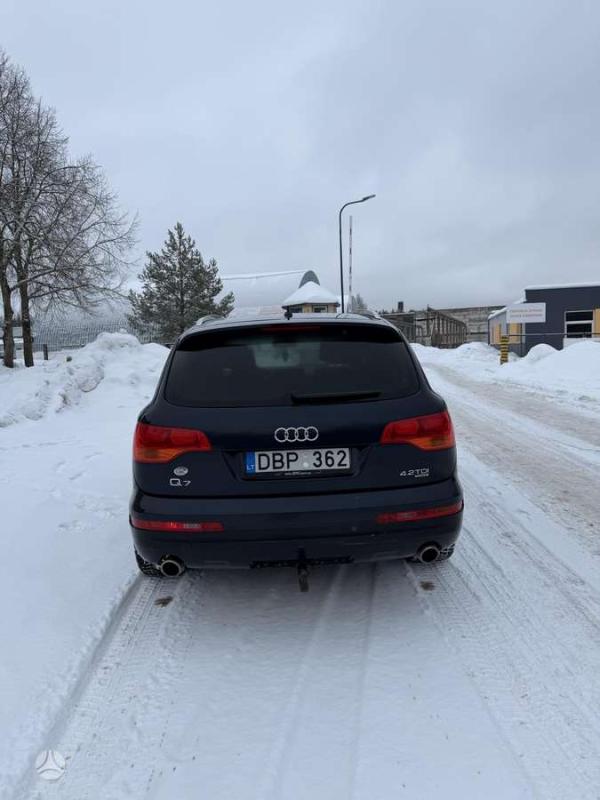 Blue Audi Q7 2007 in Moletai, with an engine capacity of 4.13 L and mileage of 329 thousand km for 4650 €, photo 5 on AUTOMOTO.COM.LV