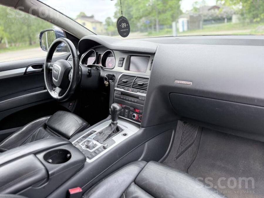 Blue Audi Q7 2007 in Jurmala, with an engine capacity of 3.00 L and mileage of 347 thousand km for 5252 €, photo 13 on AUTOMOTO.COM.LV