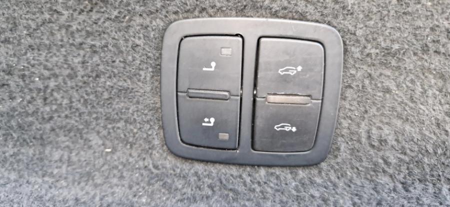 Blue Audi Q7 2007 in Riga, with an engine capacity of 3.00 L and mileage of 232 thousand km for 9250 €, photo 12 on AUTOMOTO.COM.LV