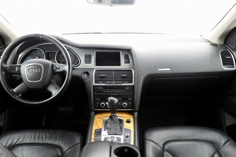 Zils Audi Q7 2007 Tallina, ar dzinēja tilpumu 3.00 L un nobraukumu 397 tūkst. km par 2999 €, foto 6 vietnē AUTOMOTO.COM.LV