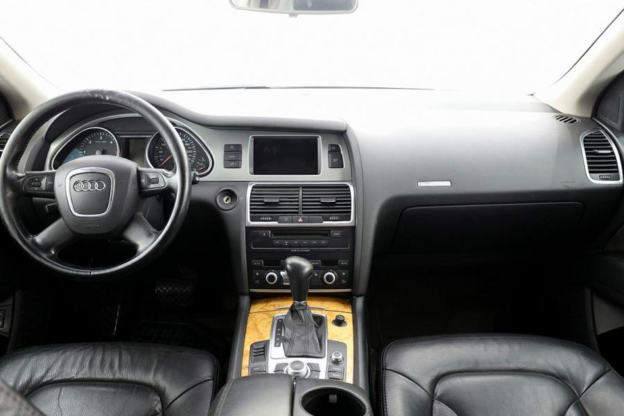 Zils Audi Q7 2007 Tallina, ar dzinēja tilpumu 3.00 L un nobraukumu 397 tūkst. km par 2999 €, foto 13 vietnē AUTOMOTO.COM.LV