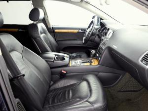 Zils Audi Q7 2007 Tallina, ar dzinēja tilpumu 3.00 L un nobraukumu 397 tūkst. km par 2999 €, foto 14 vietnē AUTOMOTO.COM.LV