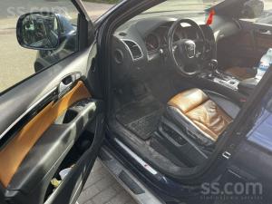 Blue Audi Q7 2009 in Riga, with an engine capacity of 4.20 L and mileage of 425 thousand km for 5000 €, photo 4 on AUTOMOTO.COM.LV