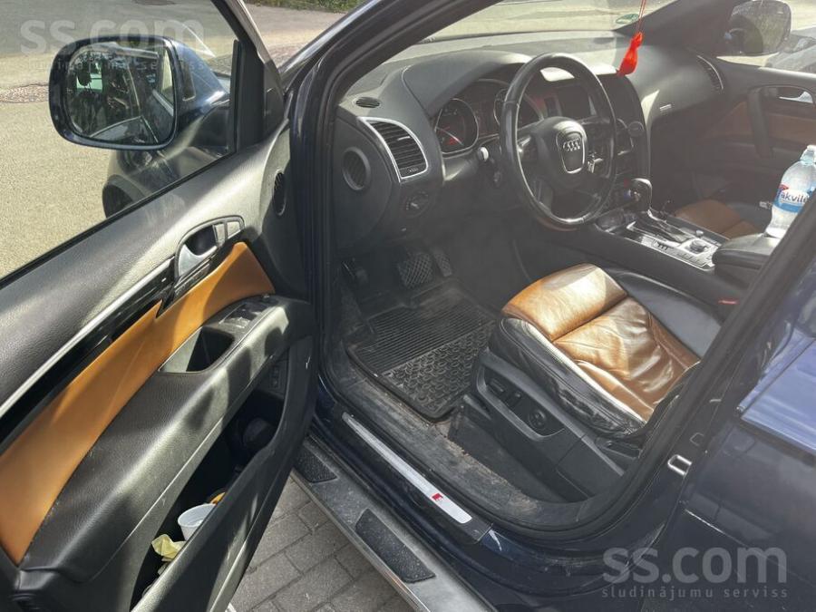 Blue Audi Q7 2009 in Riga, with an engine capacity of 4.20 L and mileage of 425 thousand km for 5000 €, photo 4 on AUTOMOTO.COM.LV