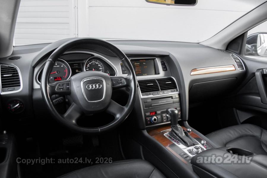Blue Audi Q7 2010 in Tartu, with an engine capacity of 3.00 L and mileage of 304 thousand km for 9990 €, photo 8 on AUTOMOTO.COM.LV