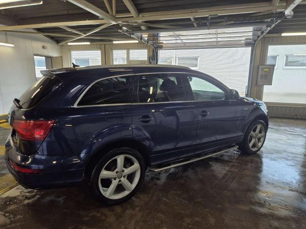 Zils Audi Q7 2011 Šauļi, ar dzinēja tilpumu 3.00 L un nobraukumu 252 tūkst. km par 6850 €, foto 6 vietnē AUTOMOTO.COM.LV
