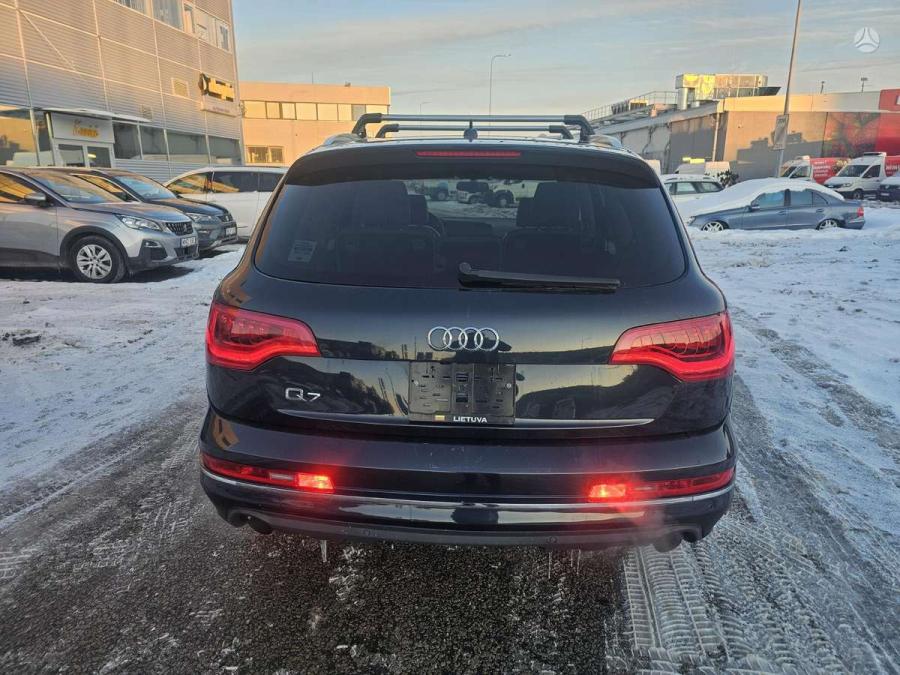Zils Audi Q7 2012 Viļņa, ar dzinēja tilpumu 3.00 L un nobraukumu 186 tūkst. km par 9900 €, foto 5 vietnē AUTOMOTO.COM.LV