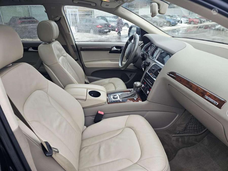 Zils Audi Q7 2012 Viļņa, ar dzinēja tilpumu 3.00 L un nobraukumu 186 tūkst. km par 9900 €, foto 9 vietnē AUTOMOTO.COM.LV
