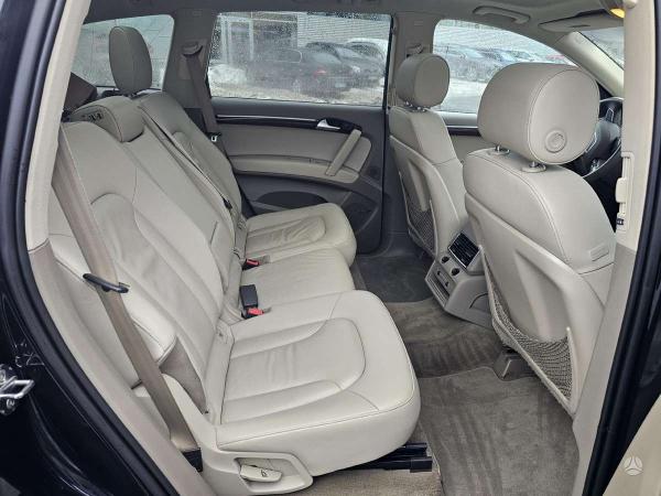 Zils Audi Q7 2012 Viļņa, ar dzinēja tilpumu 3.00 L un nobraukumu 186 tūkst. km par 9900 €, foto 13 vietnē AUTOMOTO.COM.LV