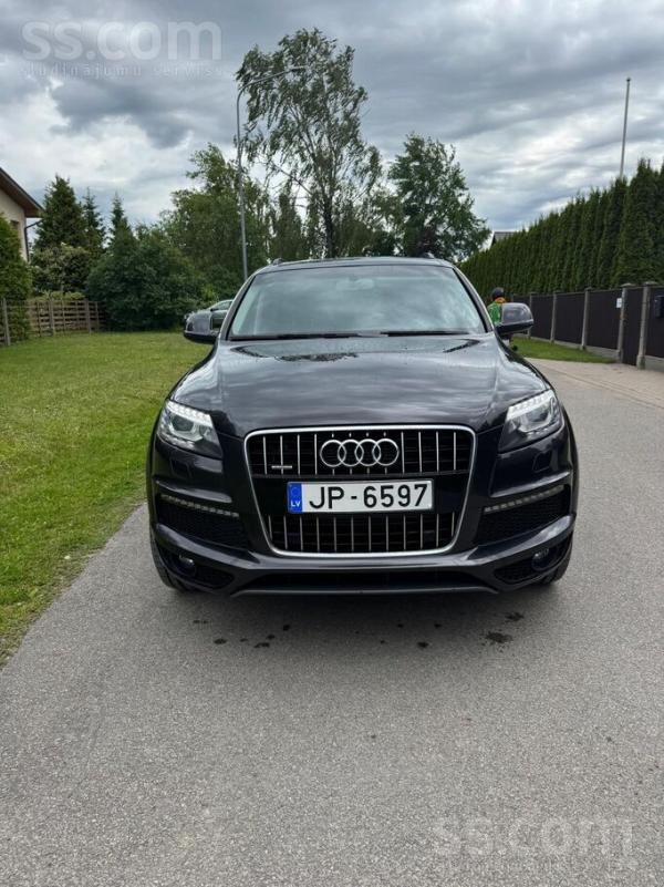 Blue Audi Q7 2014 in Riga, with an engine capacity of 3.00 L and mileage of 258 thousand km for 12200 €, photo 2 on AUTOMOTO.COM.LV
