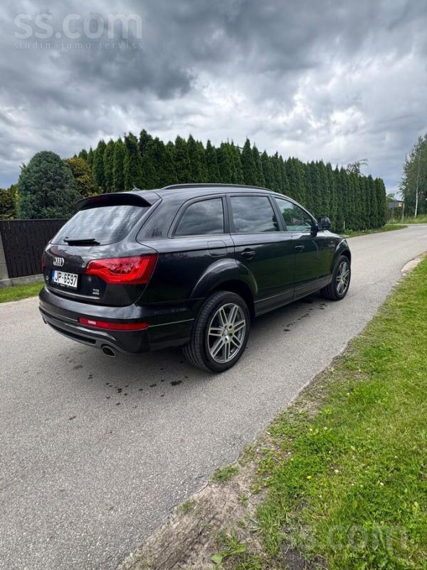 Blue Audi Q7 2014 in Riga, with an engine capacity of 3.00 L and mileage of 258 thousand km for 12200 €, photo 6 on AUTOMOTO.COM.LV