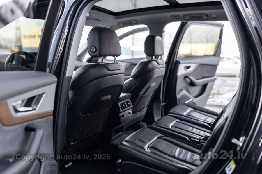 Zils Audi Q7 2015 Tallina, ar dzinēja tilpumu 3.00 L un nobraukumu 187 tūkst. km par 22900 €, foto 9 vietnē AUTOMOTO.COM.LV