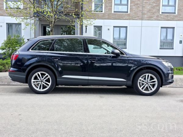 Blue Audi Q7 2016 in Riga, with an engine capacity of 3.00 L and mileage of 211 thousand km for 24900 €, photo 4 on AUTOMOTO.COM.LV