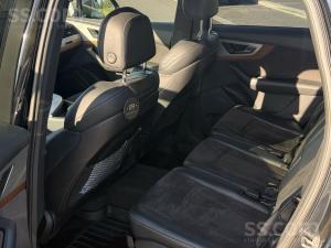 Blue Audi Q7 2016 in Riga, with an engine capacity of 4.00 L and mileage of 153 thousand km for 35499 €, photo 5 on AUTOMOTO.COM.LV