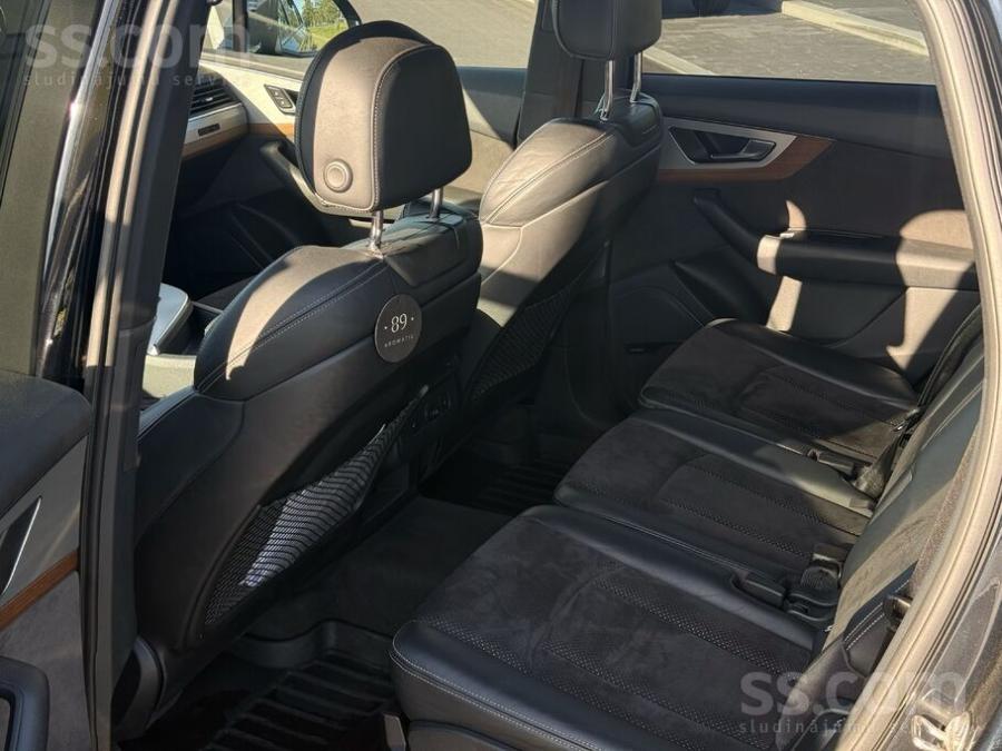 Blue Audi Q7 2016 in Riga, with an engine capacity of 4.00 L and mileage of 153 thousand km for 35499 €, photo 5 on AUTOMOTO.COM.LV