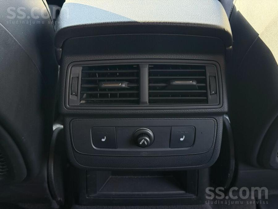Blue Audi Q7 2016 in Riga, with an engine capacity of 4.00 L and mileage of 153 thousand km for 35499 €, photo 10 on AUTOMOTO.COM.LV